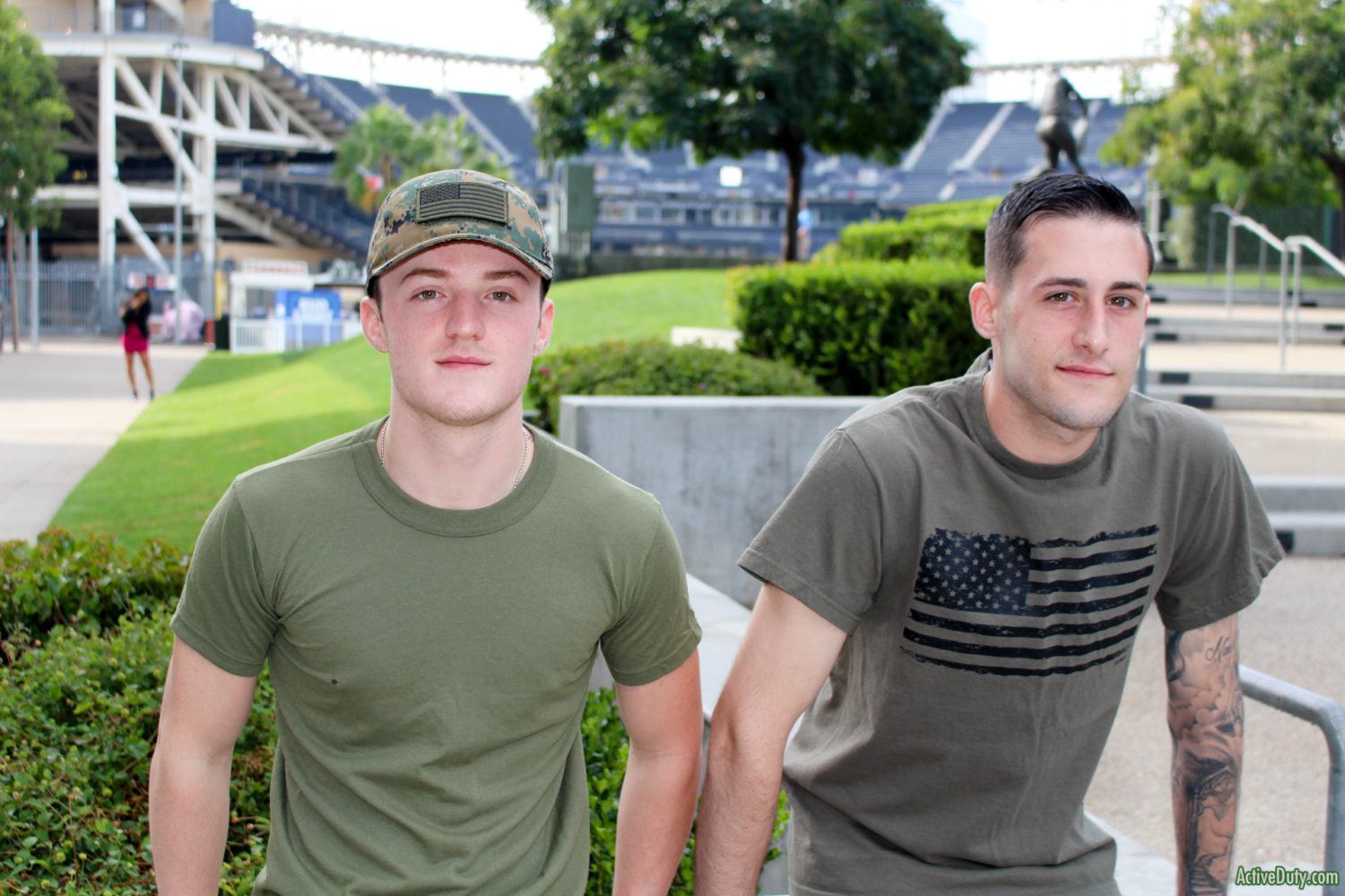 James Devlin & Dominic ActiveDuty | GayMobile.fr